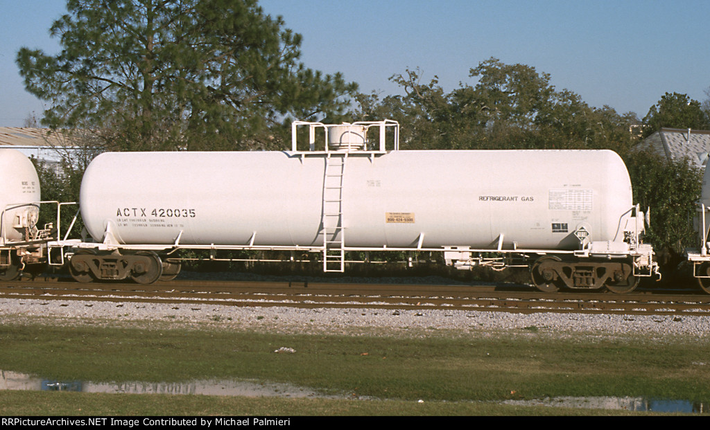 ACFX tank car 420035